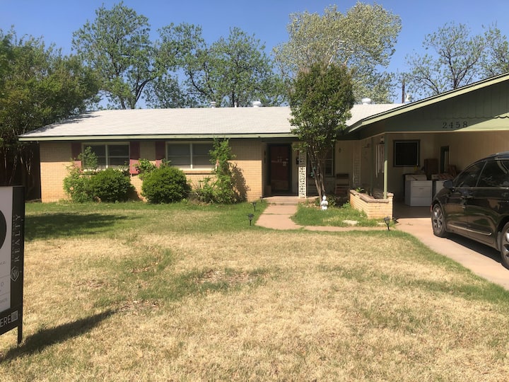 Charming Comfort - Abilene, TX