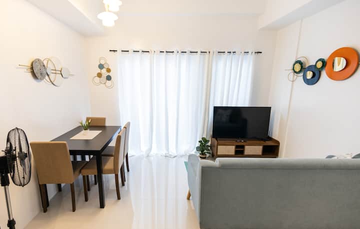 Vivid Deluxe Suite - Iloilo City