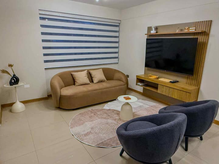 Exclusivo Dpto En El Golf. C/ Cochera Y Amoblado - Peru