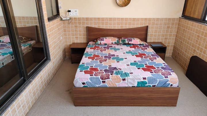 Cozy 1bhk Retreat In The Heart Of Surat - Surat