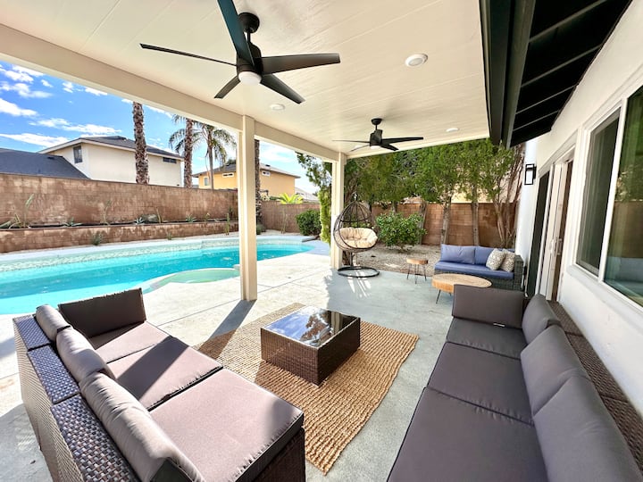 Modern 4br Pool & Spa • Near Six Flags - Santa Clarita, CA