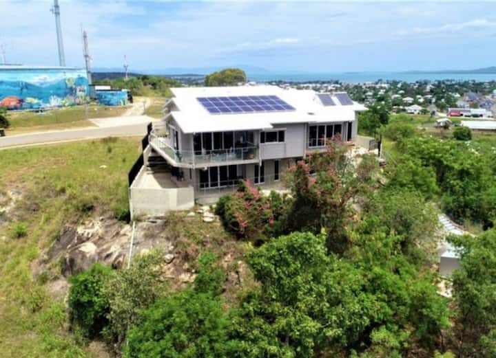 Panoramic Oceanview Villa - Bowen