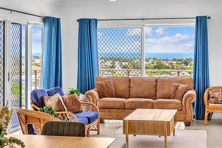 Panoramic Oceanview Villa - Bowen