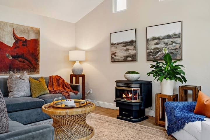 Beautiful, Gated Wine Country Getaway W/ Hot Tub - Santa Rosa, CA