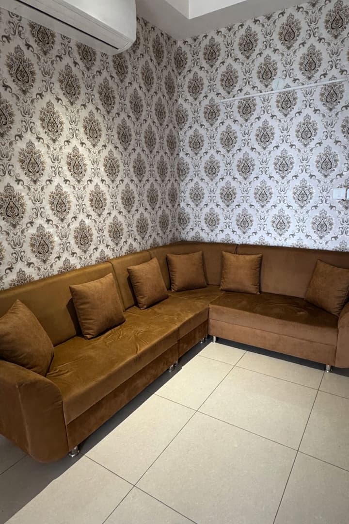 Skylîne Suite-2 2bhk Apartment's +Pool - Gandhinagar