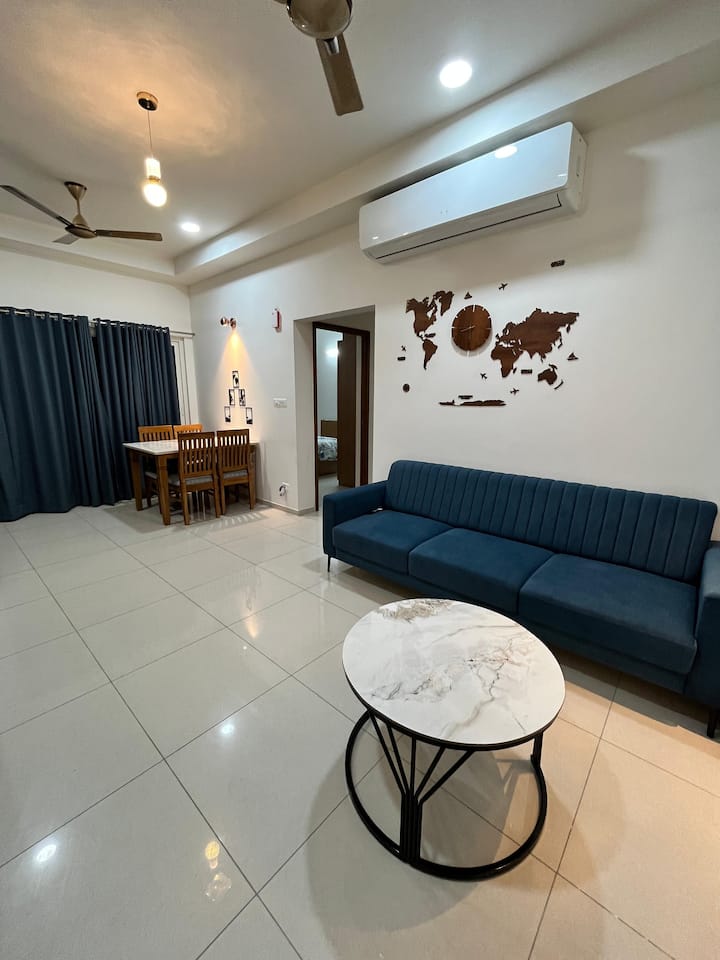 Skylîne Suite-2 2bhk Apartment's +Pool - Ahmedabad