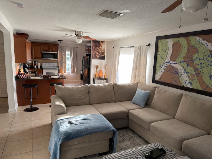 Black Friday: Book 2 Nights And The 3rd Is On Us! - タンパ, FL