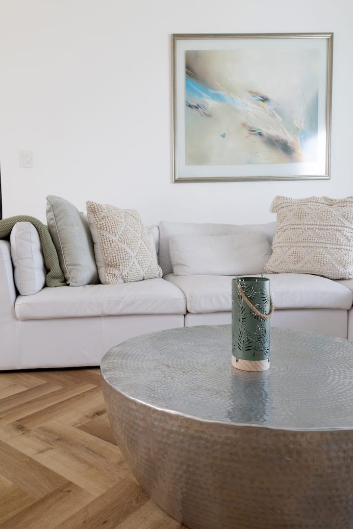 Villa Noor · Modern 2-bed Luxury Retreat” - Claremont