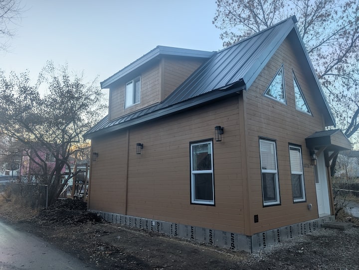 One Bedroom Cabin And Loft With Beautiful Pine! - Edmonton