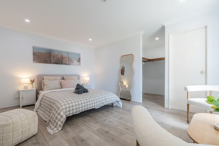 Cosy Villa Easy Access To Shops, City, And Airport - Western Australia