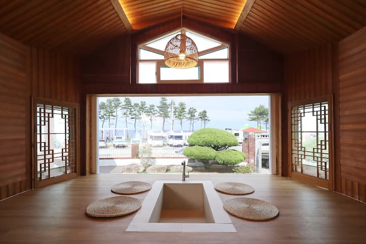 강릉 오션뷰 독채/강릉가족여행/남항진해변도보1분/안목커피거리 - Gangneung-si