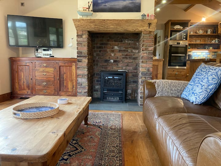 Avalon Waterside Cabin - Narberth