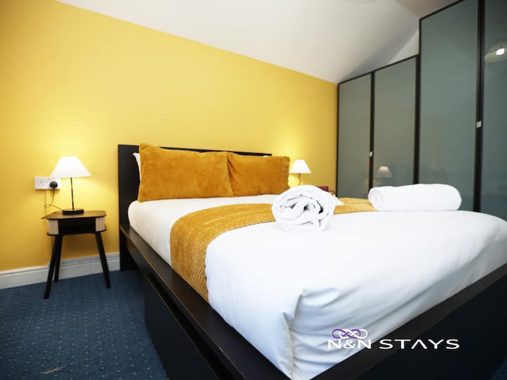 Contractor Stay / Mthly Stay Disc / Wifi / Parking - Barry