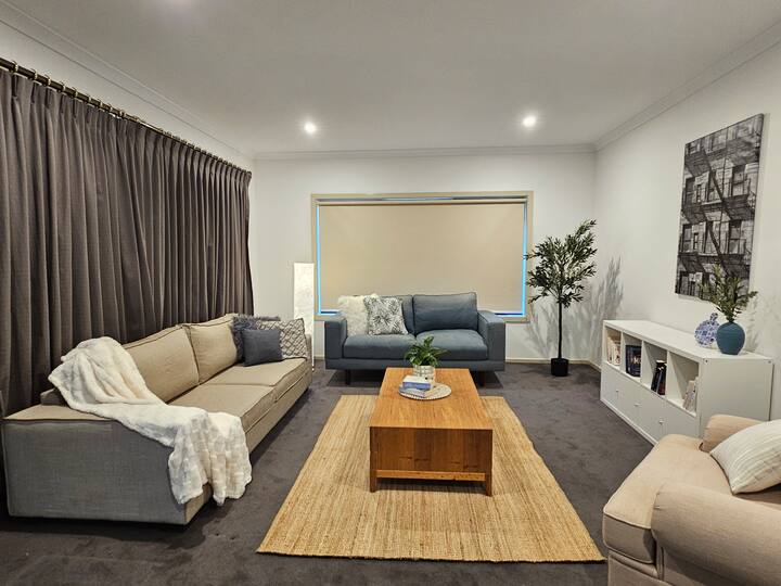 The Grand Golden Mile Estate | 6br Luxury Home - Bayswater