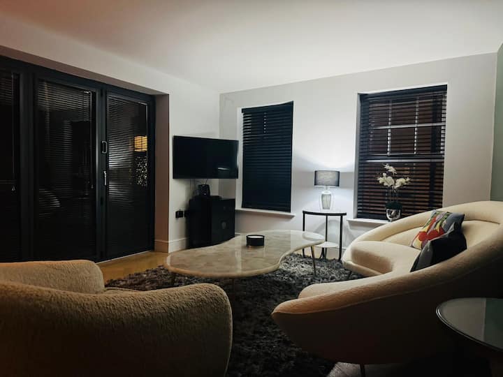 Luxury Townhouse - Stroud