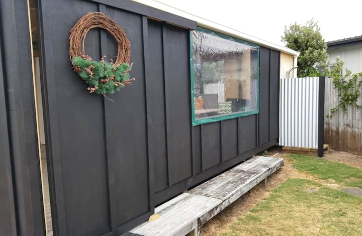 The "Chip Inn" Glamping @ Cooks Beach - Hahei