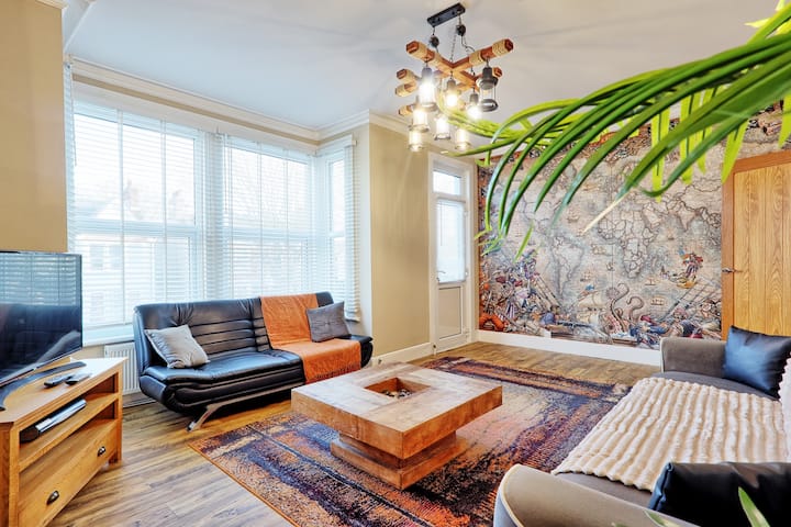 Spacious 2 Bedroom Flat Near The Beach + Parking - 濱海紹森德