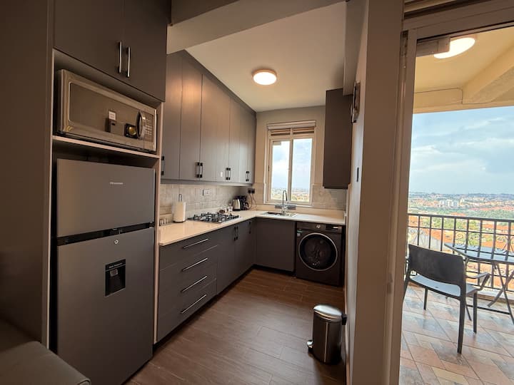 Modern Cozy 1 Bedroom Apartment With Great Views - Uganda