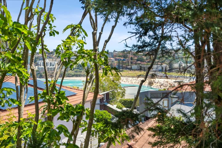 Balcony Overlooking The Beach | King+queen | A/c - Bondi Beach