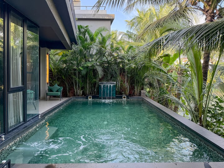 Ultra Luxury 4bhk Villa With Pvt Pool And Terrace - India