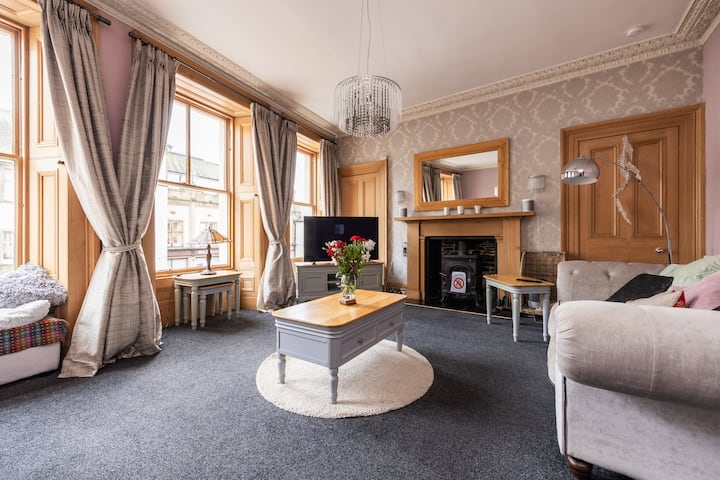 Modern 3 Bed Townhouse - Peebles - Sleeps 6 - Peebles
