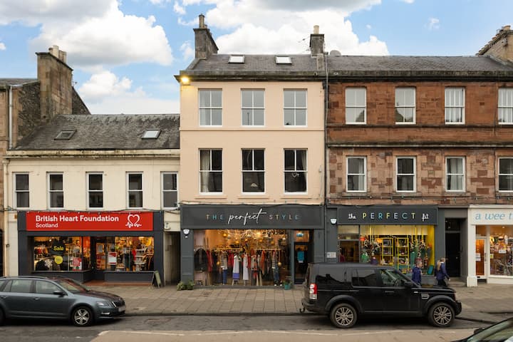 Modern 3 Bed Townhouse - Peebles - Sleeps 6 - Peebles