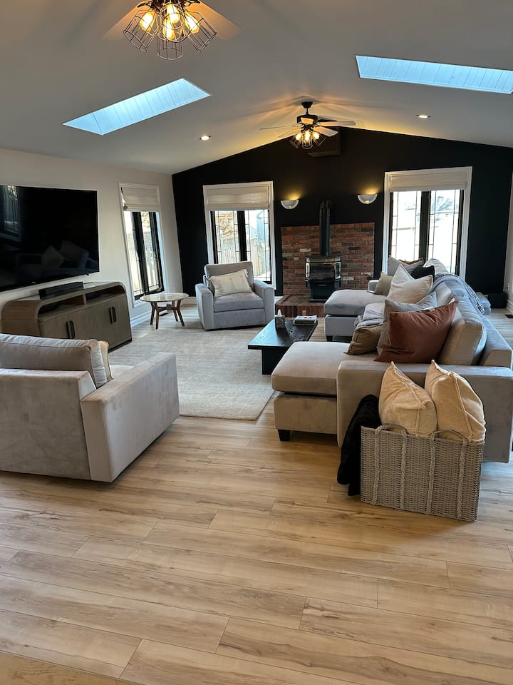 Calm And Comfortable Family Escape - Bradford