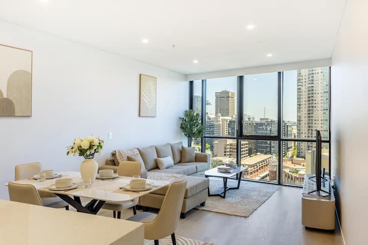 Cozy Cbd 2br + Study | Level 18 Skyline Views - Surry Hills