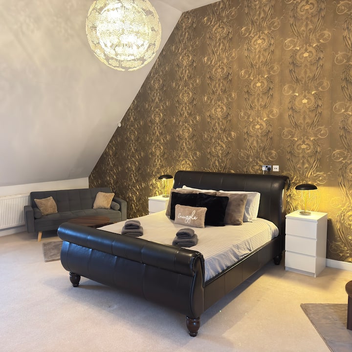 Spacious 2-bedroom Duplex With Jacuzzi Bath - Doncaster