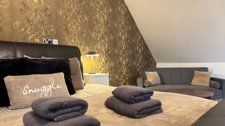 Spacious 2-bedroom Duplex With Jacuzzi Bath - Doncaster