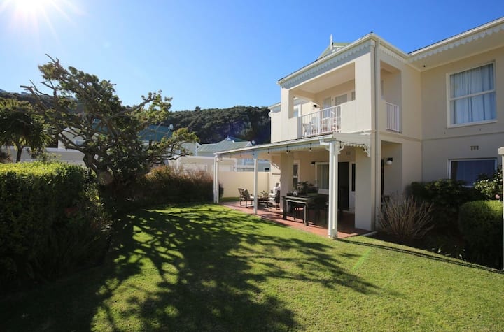 Relaxed Holiday Living. Private & Perfect Location - Plettenberg Bay