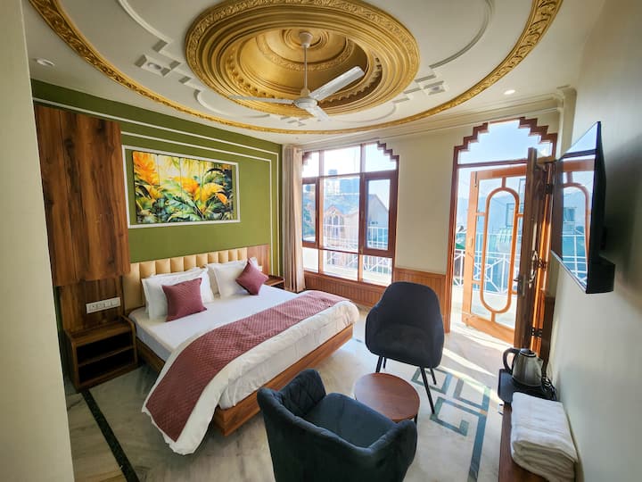 Private Room With Balcony - Shimla