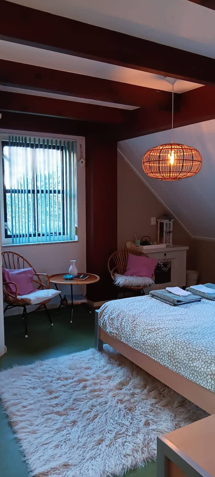 Slapen Met Uitzicht Op Ondergaande Zon. - Hoogeveen