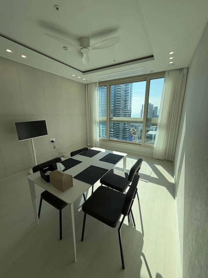 [신축/합법숙소030][d1-s2-1] 해운대 1분거리/ 깔끔한 / 편한침대 - Pusan