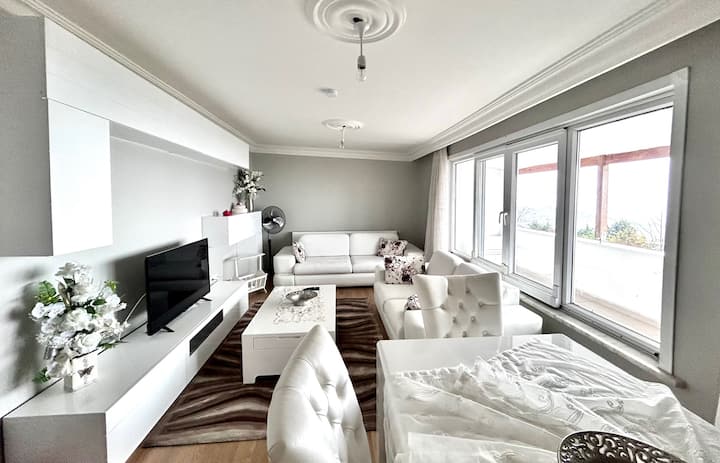 Tüyap’a 5 Dk, Manzaralı, Ferah Ve Konforlu Daire - Sahil