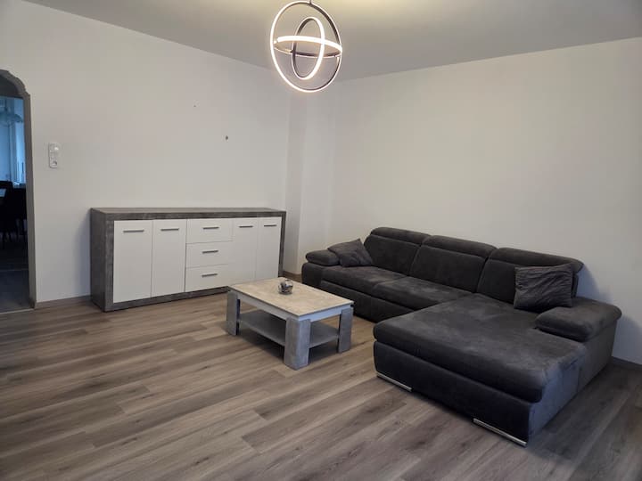 Schöne, Zentral In Oberhausen Gelegene Wohnung - Oberhausen