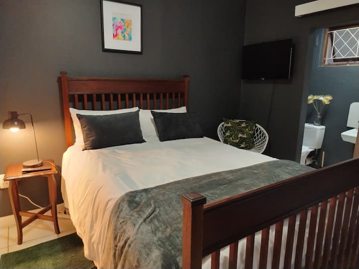 Stylishh 1bedroom Near Hemingways And Vincent Park - East London