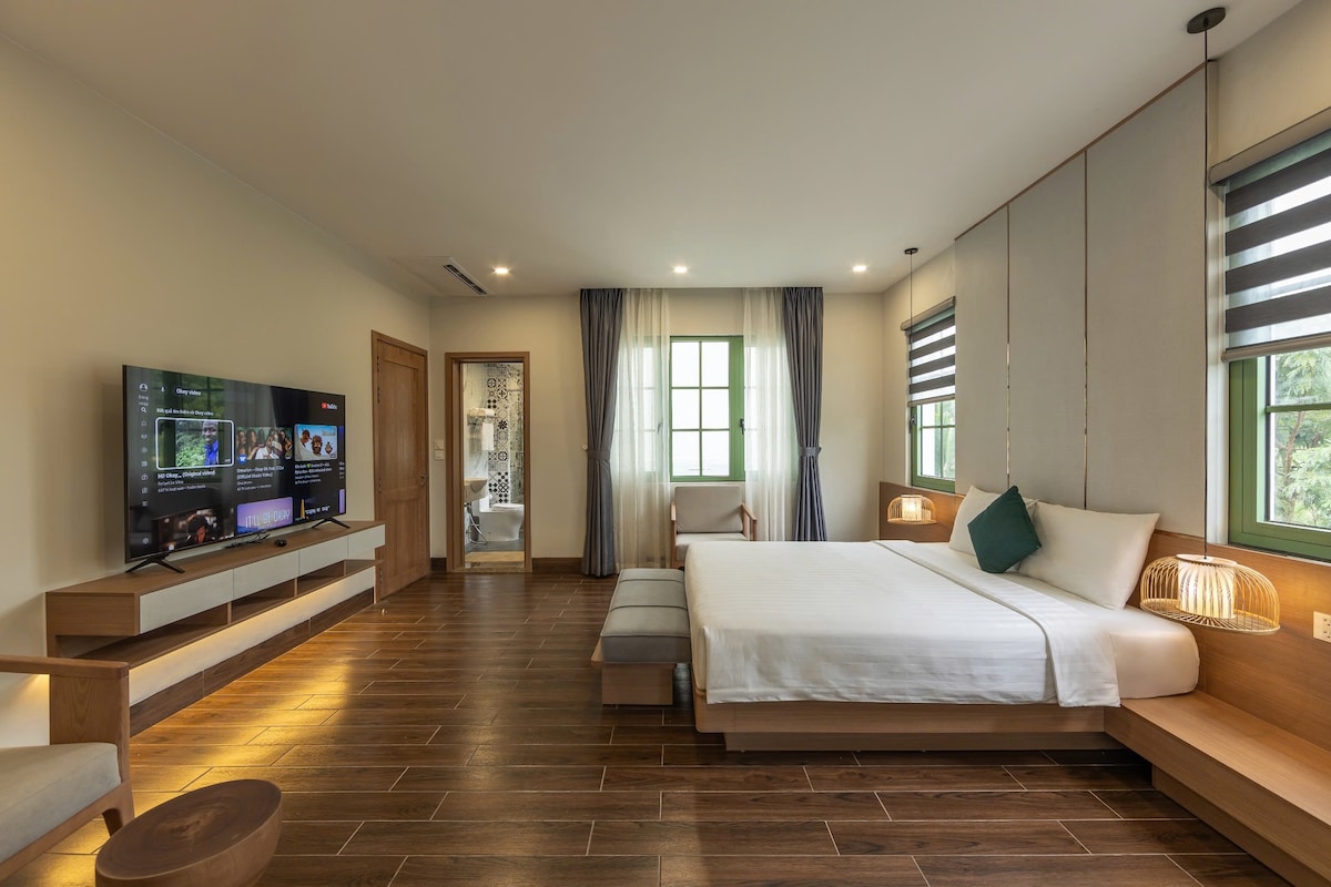 Lanternwood Peak Villa by JM - 4BR Near The Beach - Houses for Rent in ...