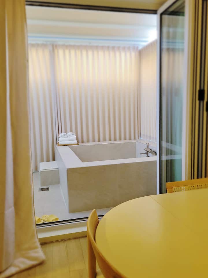 대전숙소/대형욕조무료/13평/침대2개/무료주차/성심당 3km/독채/유투브무료/인테리어/스파 - Daejeon