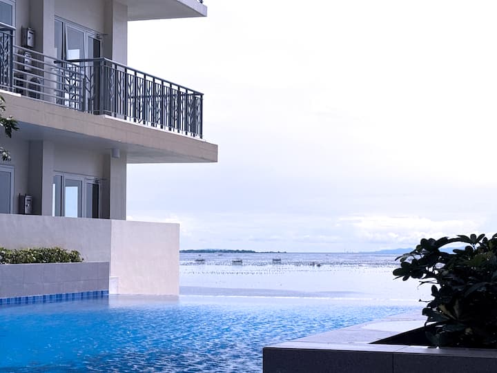 1br Bayshore | Retreat With Stunning Pool Views - Parañaque