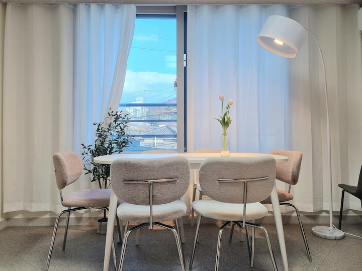 한옥마을 도보7분,전주시내관광 차량10분이내#무료주차#호텔침구#가족,친구,연인감성숙소 - Jeonju-si