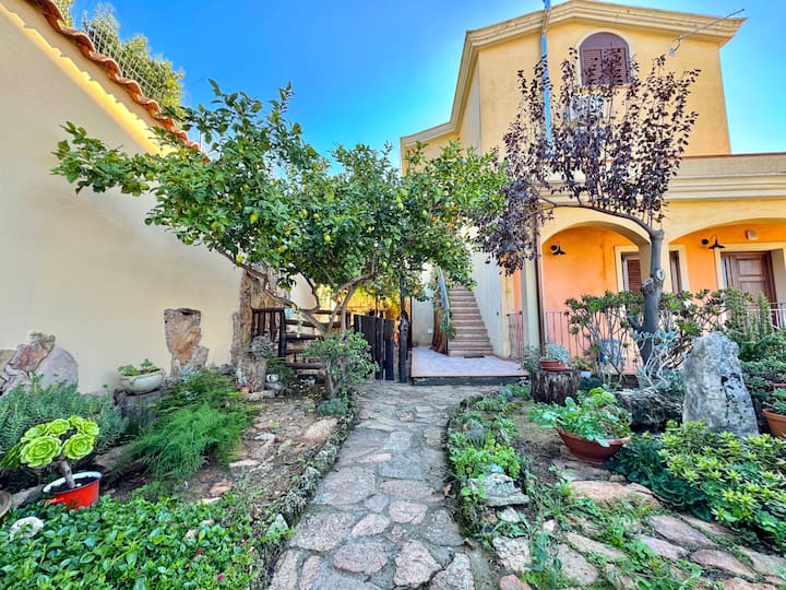 " Charming Village Apartment " - Bari Sardo