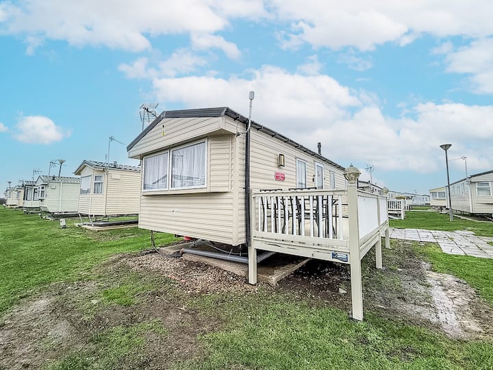 Caravan At St Osyth Beach Park Ref 28018td - Clacton-on-Sea