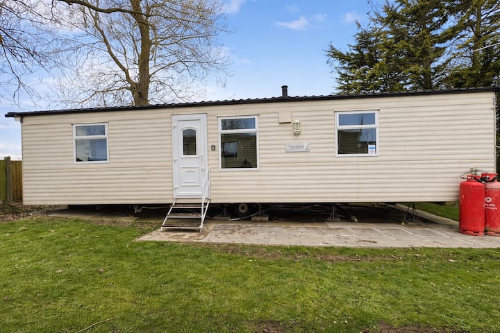 Caravan At California Cliffs, Norfolk Ref 50030b - Hemsby