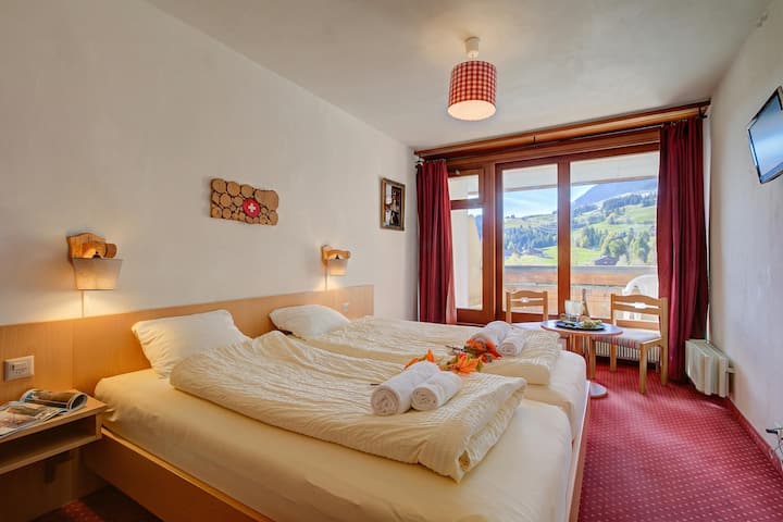 Hotel Relais Alpin Twin Room & Balcony9 - Gstaad