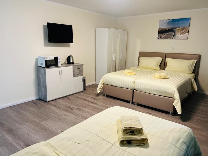 Dreibettzimmer Im M&m Hotel - Neu Wulmstorf - Buxtehude