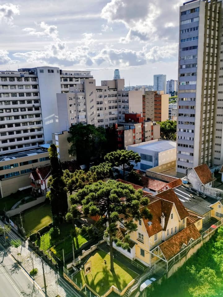 Apartamento Em Andar Alto, Vista Livre E Arejado. - Curitiba