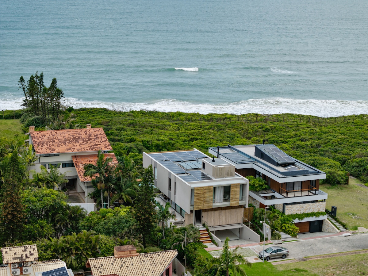 Villa écologique en bord de mer avec piscine chauffée de 20 m - Maisons ...