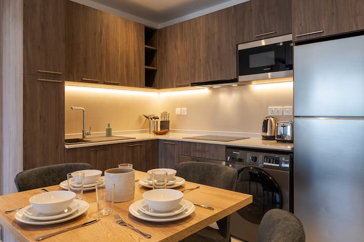 Bantree Apt | Modern 1br W/ Balcony, Pool & Gym - Ghana