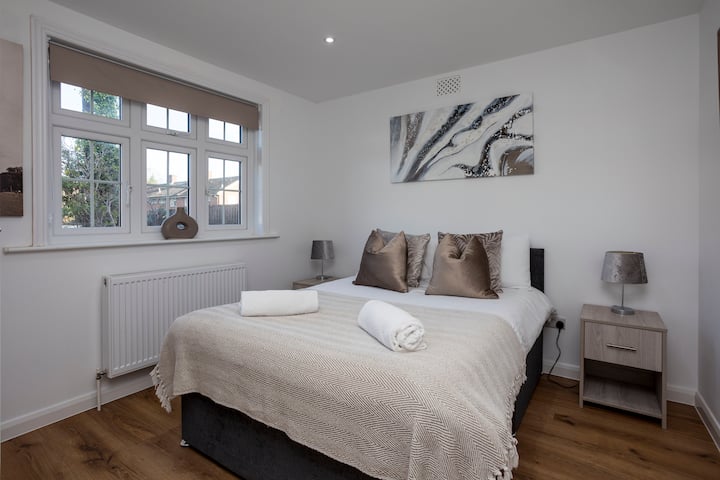 Woodfield 3br Bungalow Crawley Gatwick Wifi - Crawley